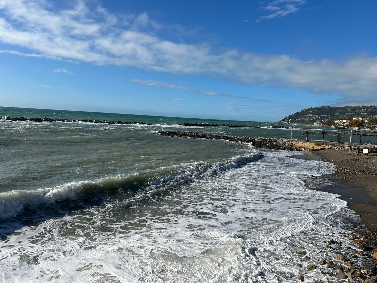 Meteo, l'Imperiese diventa ostaggio del libeccio: fino a giovedì vento ...