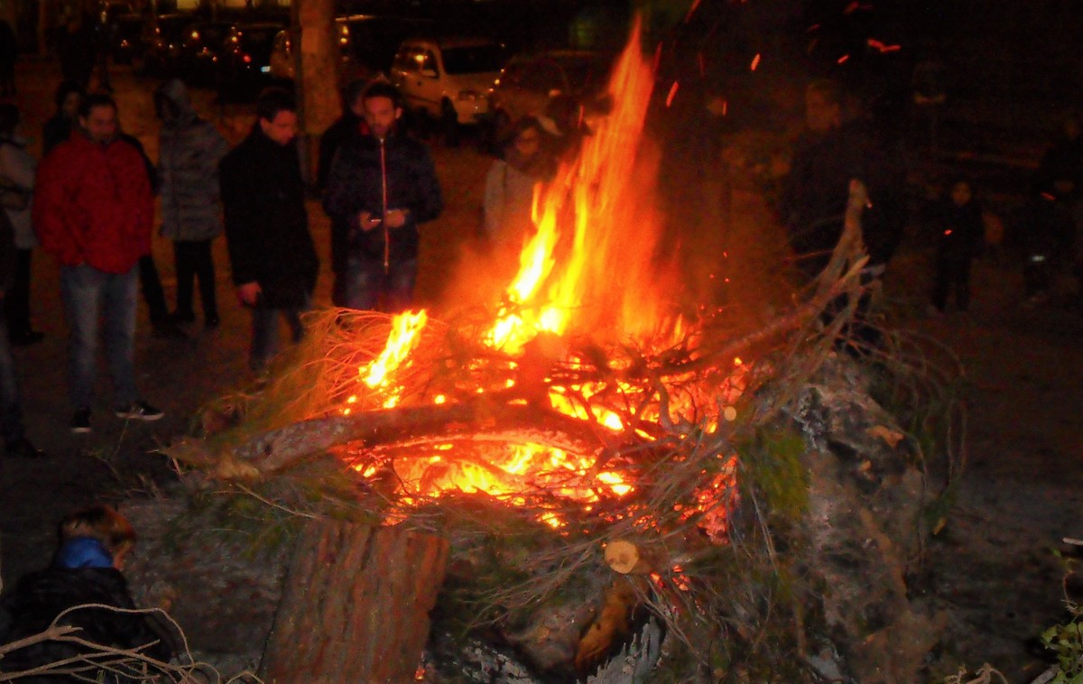 L'antica tradizione natalizia dell'accensione dei falò: ce la racconta ...