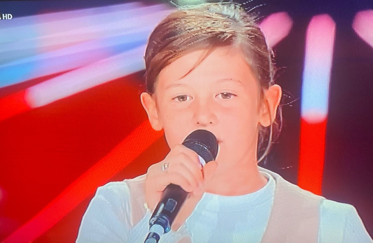 Viola Vivo incanta il pubblico di The Voice Kids: talento di Arma di ...