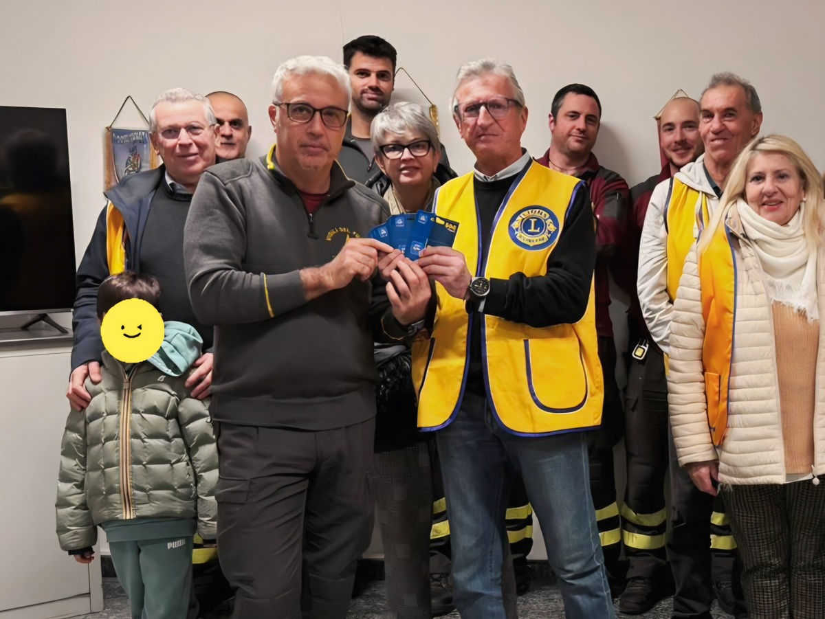Sanremo, il Lions Club Matutia dona buoni spesa e alimenti ai Vigili ...