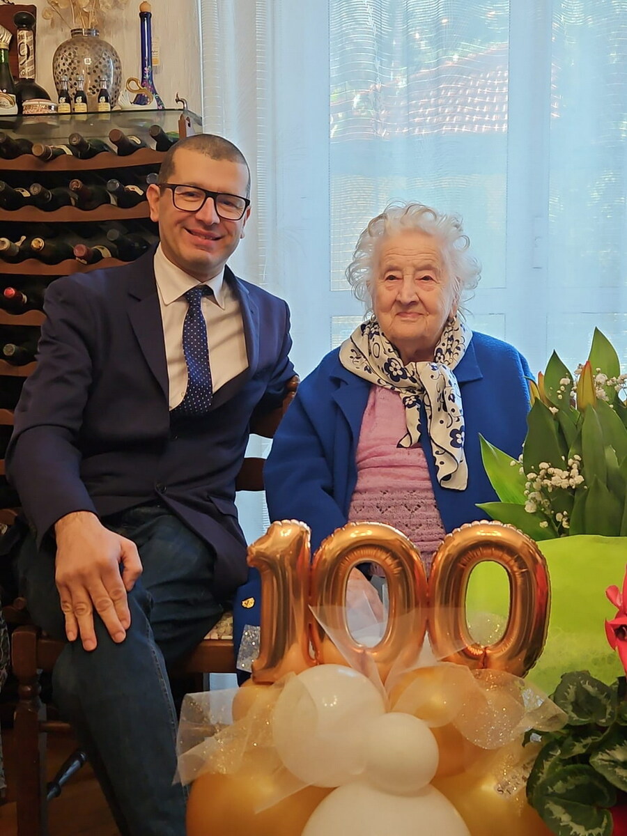 Sanremo celebra i 100 anni di Anna Maria Corradi, storica cassiera dei ...