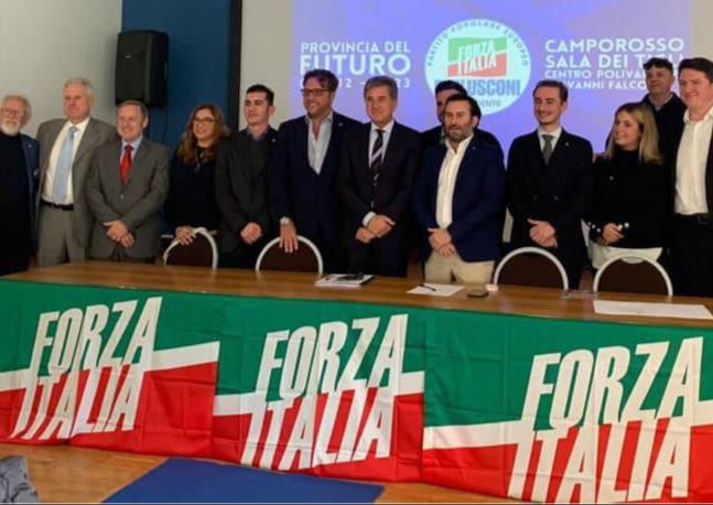 Coordinatori e sostenitori provinciali di Forza Italia al congresso ...
