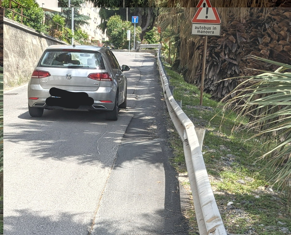 Sanremo: asfalto di via Lamarmora vicino alle case popolari, dopo i ...